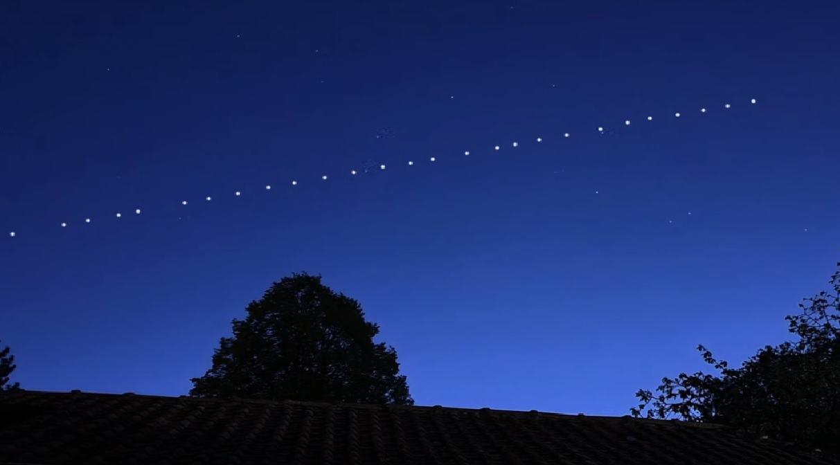 Jeste li primijetili ovih dana neobične svjetleće točkice na večernjem nebu? Evo o čemu se radi ...