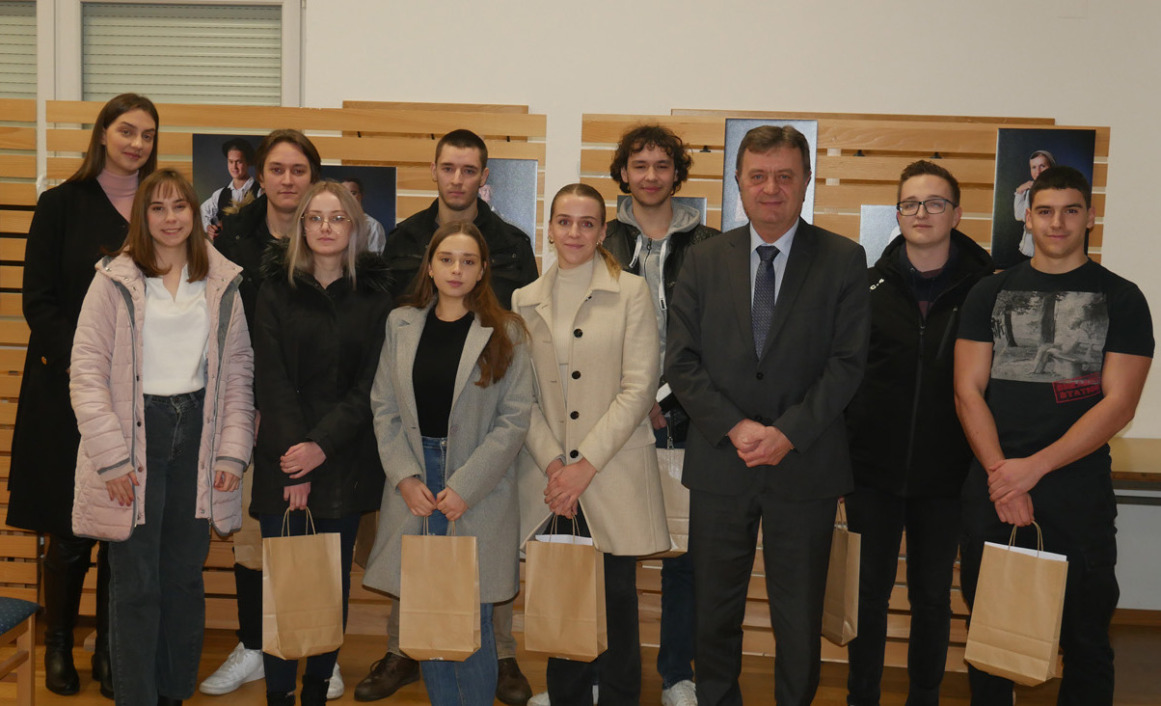 Tako se to radi u Kalinovcu: studentima od 800 do 1000 kuna stipendije - Klikaj.hr