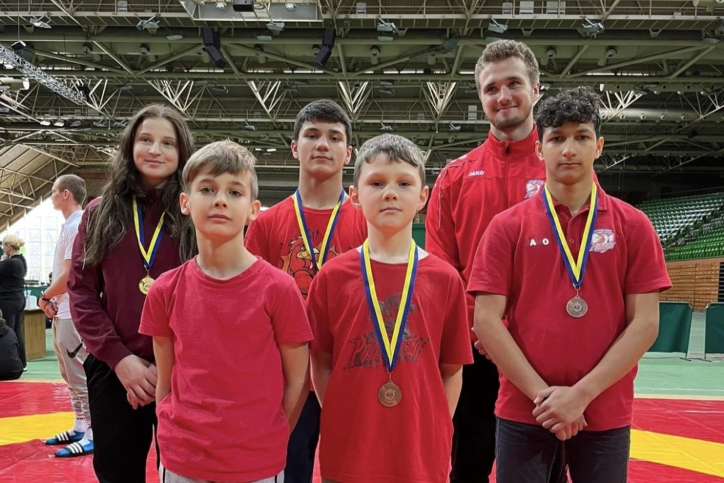 Hrvačica Podravke Rajna Tot zlatna na turniru u Sarajevu, njeni kolege ...