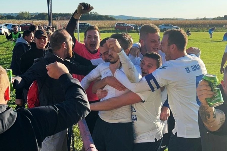 Nakon 'prijetnje' iz Brightona, Jadran-Galeb objavio novi klupski grb ...