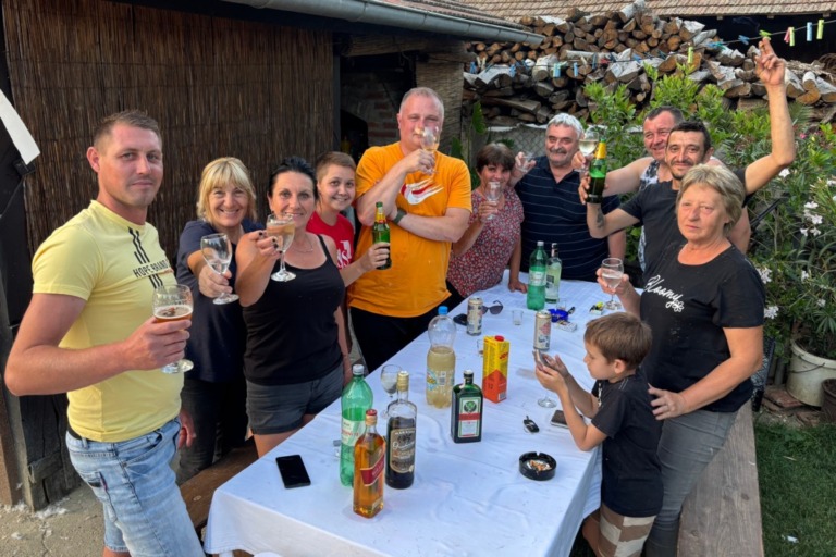 FOTO Perjana u Rasinji: zasipali imanje u čast rođenja malenog Jana ...