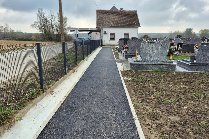 Groblje u Ždali dobilo novu pješačku stazu - Klikaj.hr