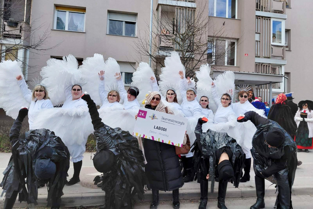 FOTO Delovski labudovi zablistali na karnevalu u Ptuju - Klikaj.hr
