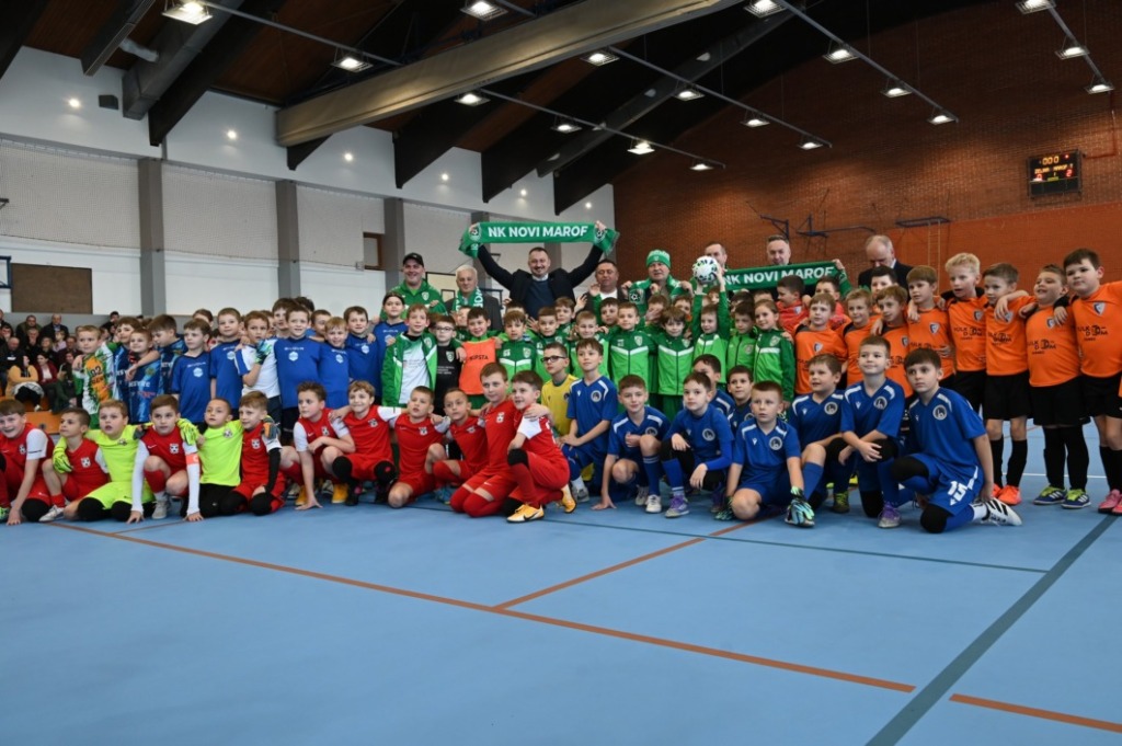 FOTO-VIDEO Bili smo na otvorenju novouređene sportske dvorane Osnovne ...